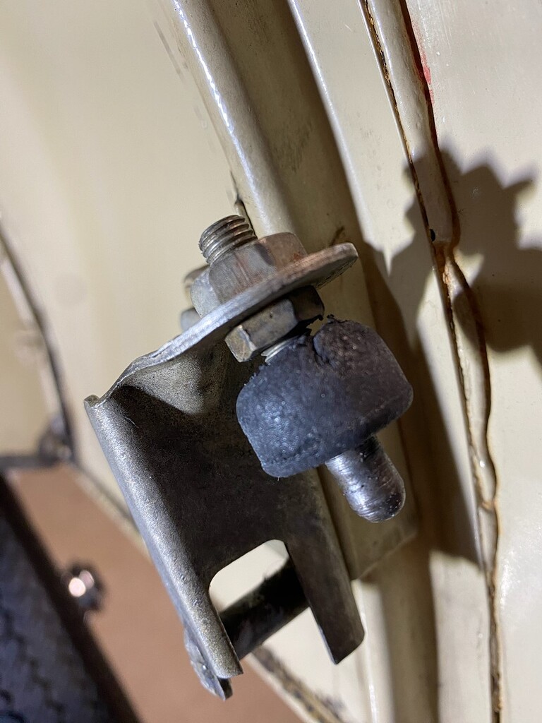 Bonnet locating peg buffer - E-Type - Jag-lovers Forums
