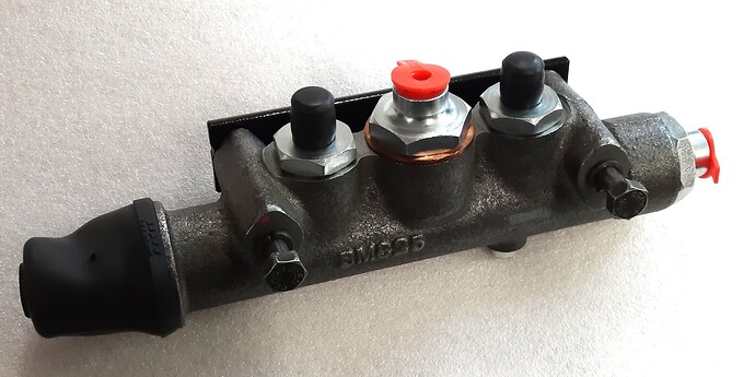 XK120 Tandem Master Cylinder Bleeding Valve Operation and Tilt Valves ...