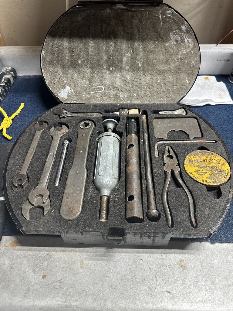 Saloon Tool Kit? - Saloons - Jag-lovers Forums