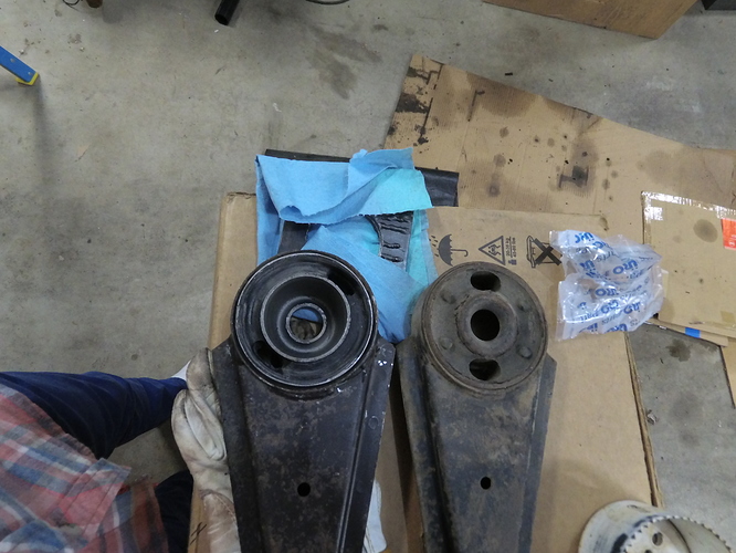 Radius arms. which side is up - IRS First Time Rebuild - XJ - Jag ...