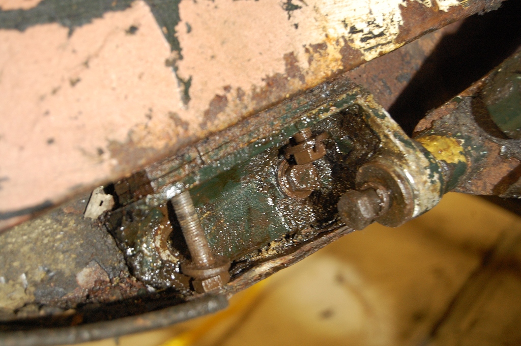 Bonnet hinge color - E-Type - Jag-lovers Forums