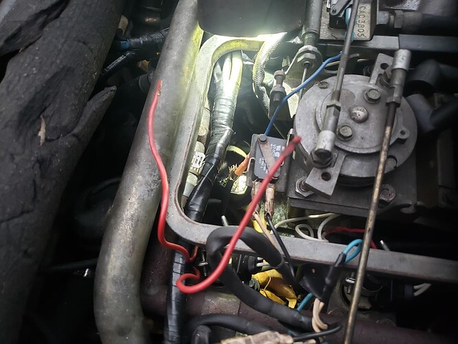 Mystery part behind center throttle, please name what it is, 1991 XJS V12 - XJ-S - Jag-lovers Forums