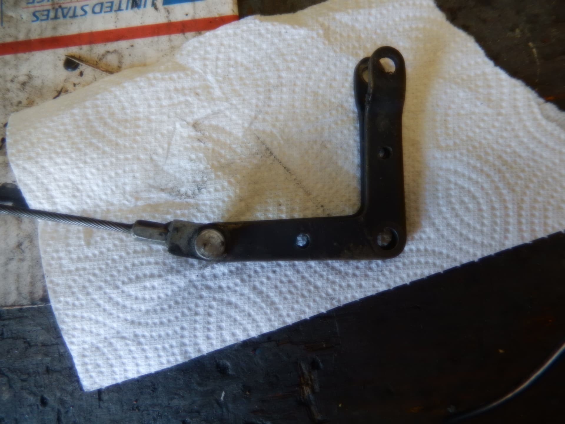 Bracket on the rear of the handbrake - Saloons - Jag-lovers Forums