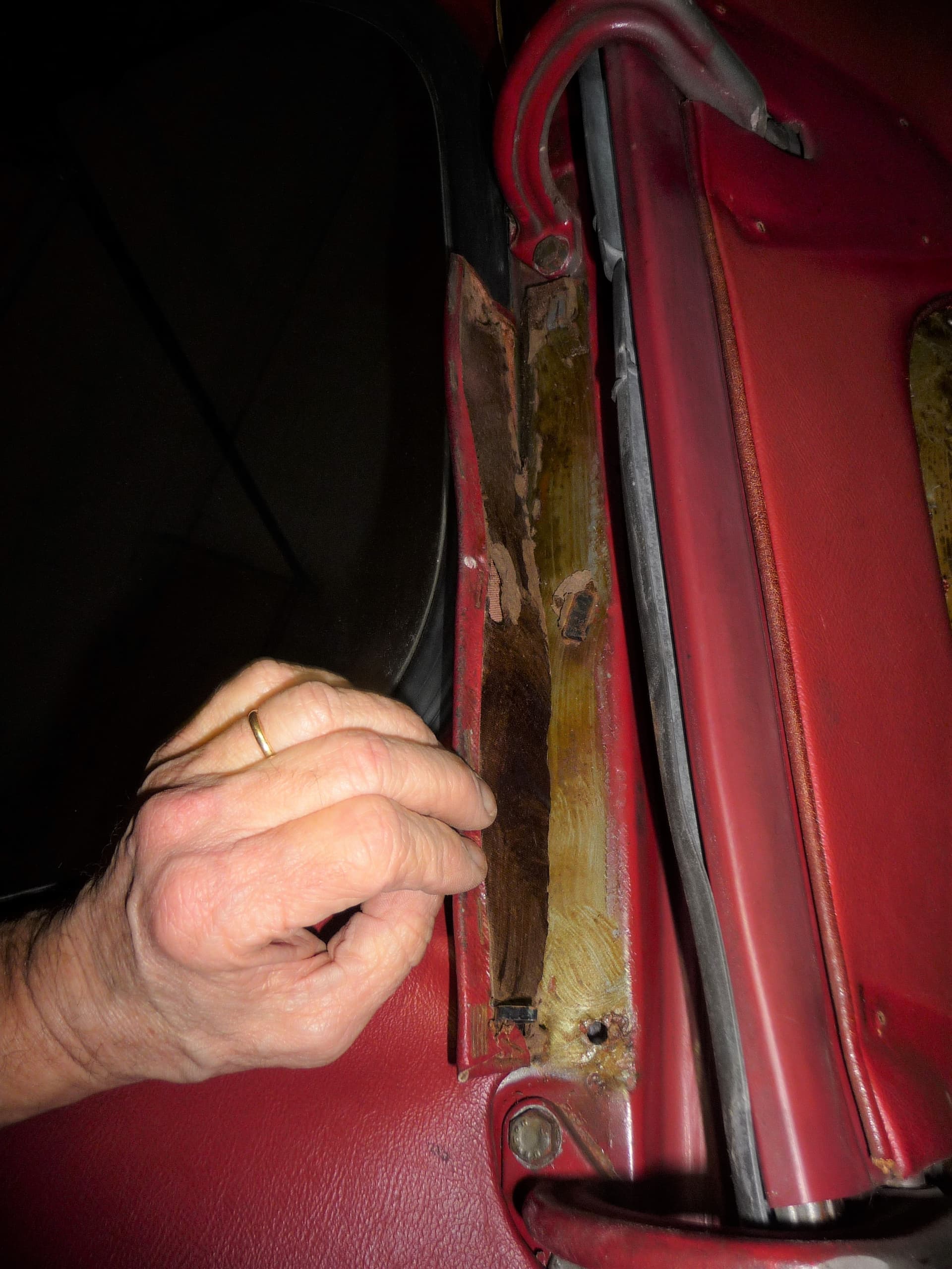 Rear Hatch Upper Trim Piece Attachment Question - E-Type - Jag-lovers ...