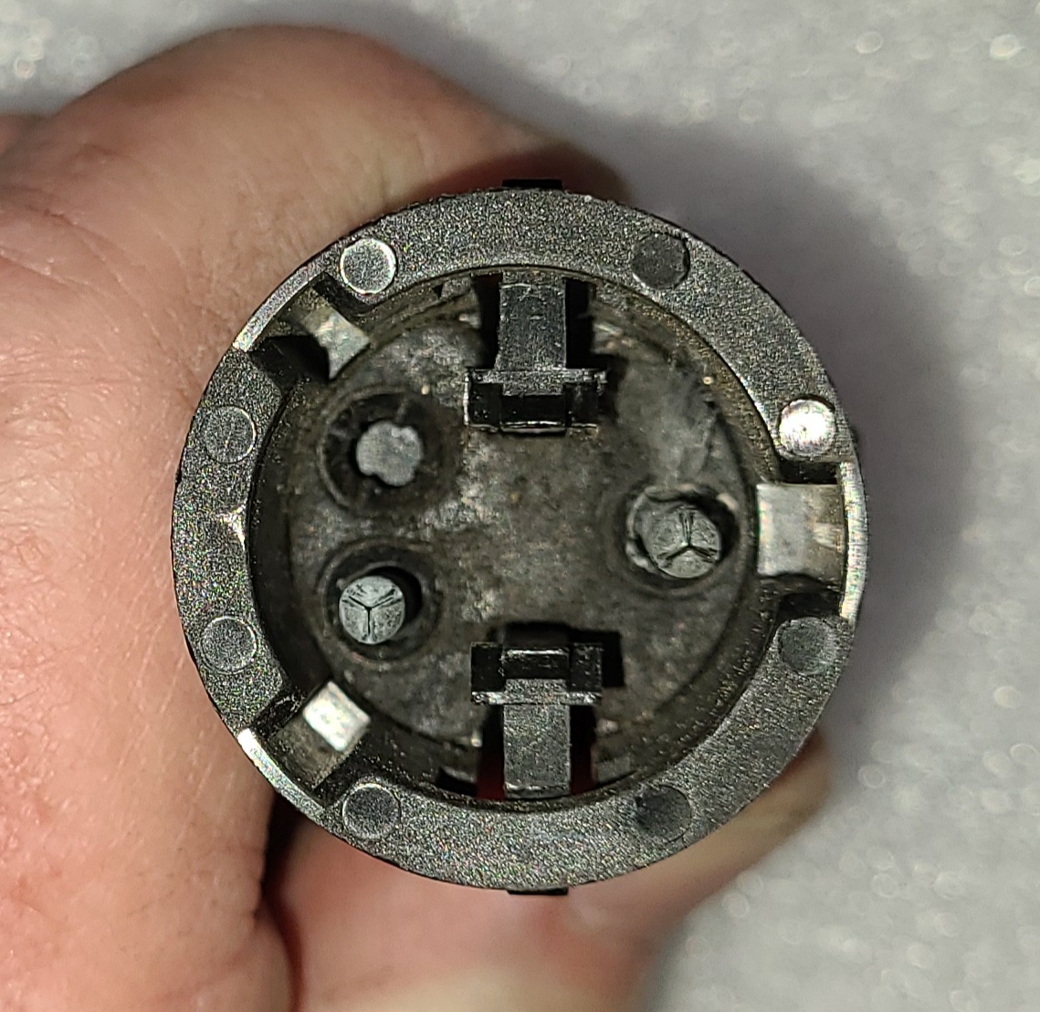 Cannot get one electrical connector apart. Anyone with the secret? - XJ-S - Jag-lovers Forums