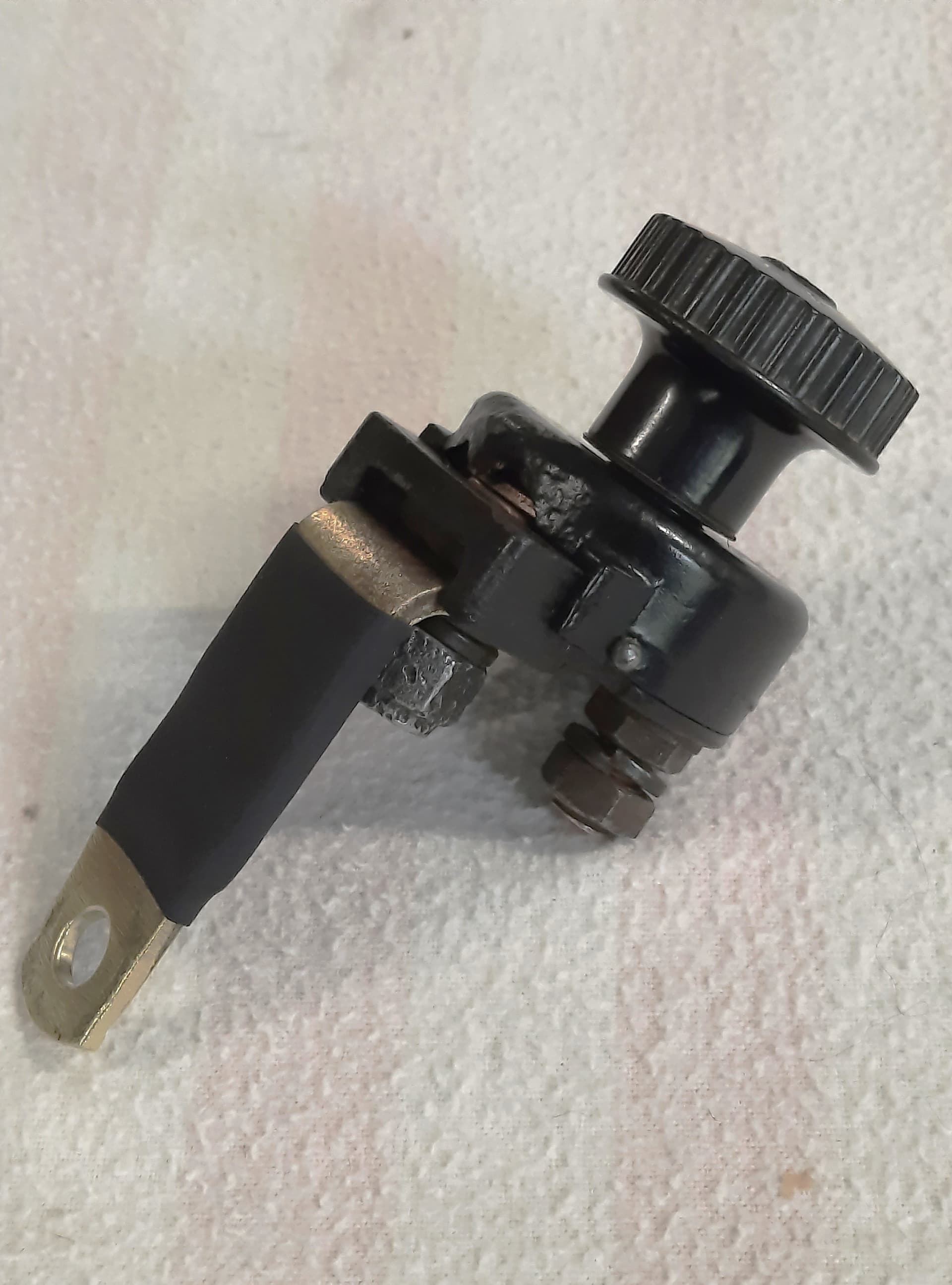 XK120 FHC Battery Cutoff Switch Location - XK - Jag-lovers Forums