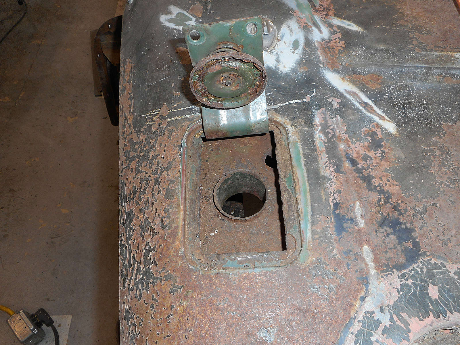 Fuel filler box on the OTS. What to do....what to do...? - XK - Jag ...