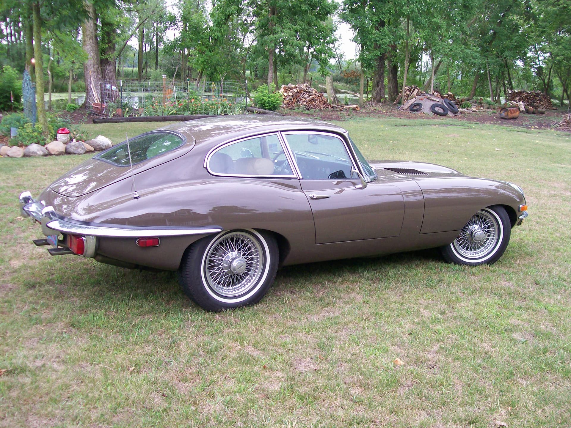 White walls and wire wheels - E-Type - Jag-lovers Forums