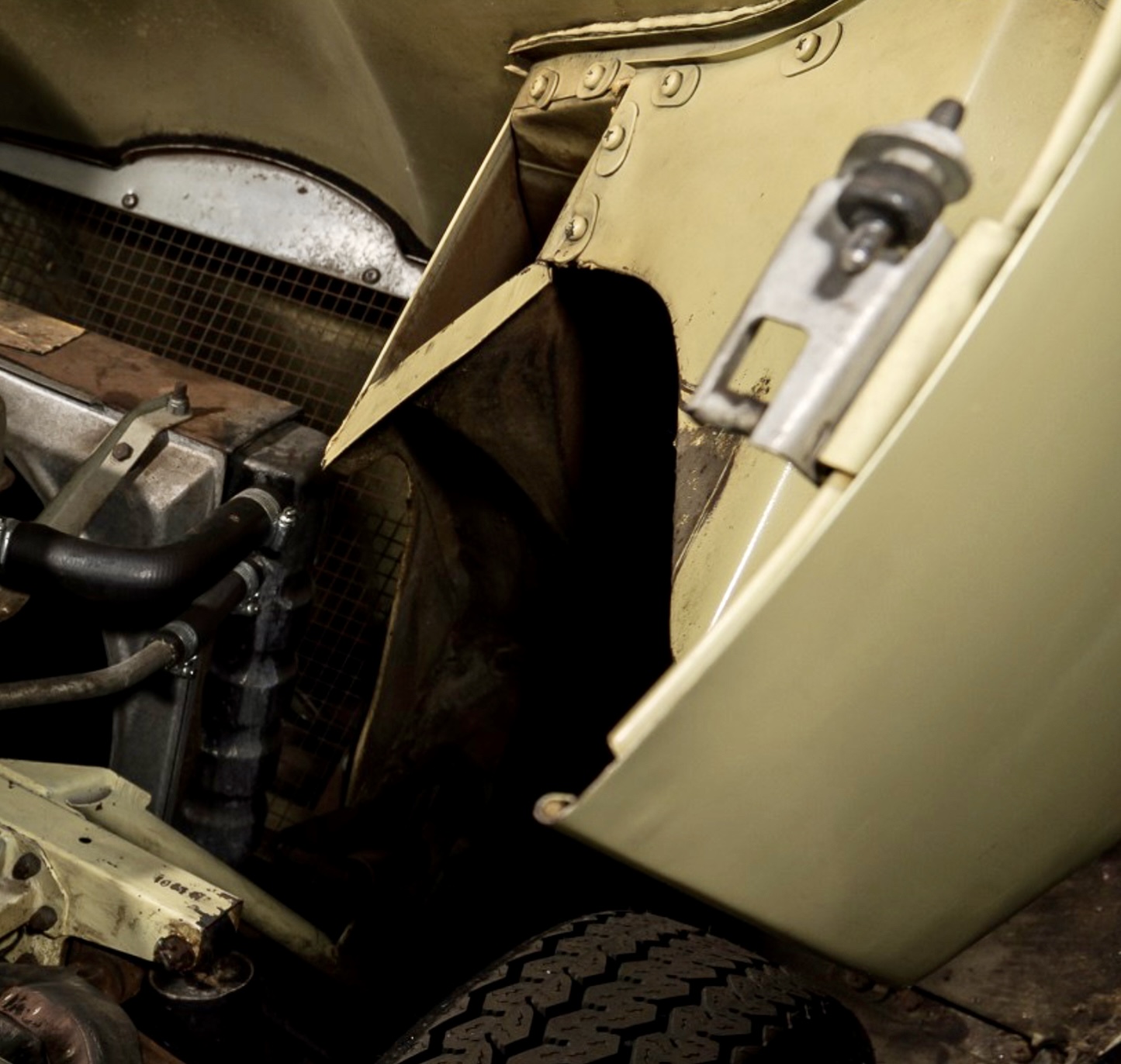 Bonnet locating peg buffer - E-Type - Jag-lovers Forums