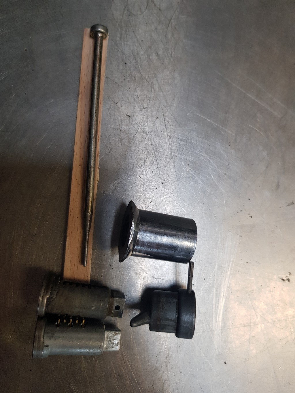 Boot lock barrel removal Mark2 - Saloons - Jag-lovers Forums