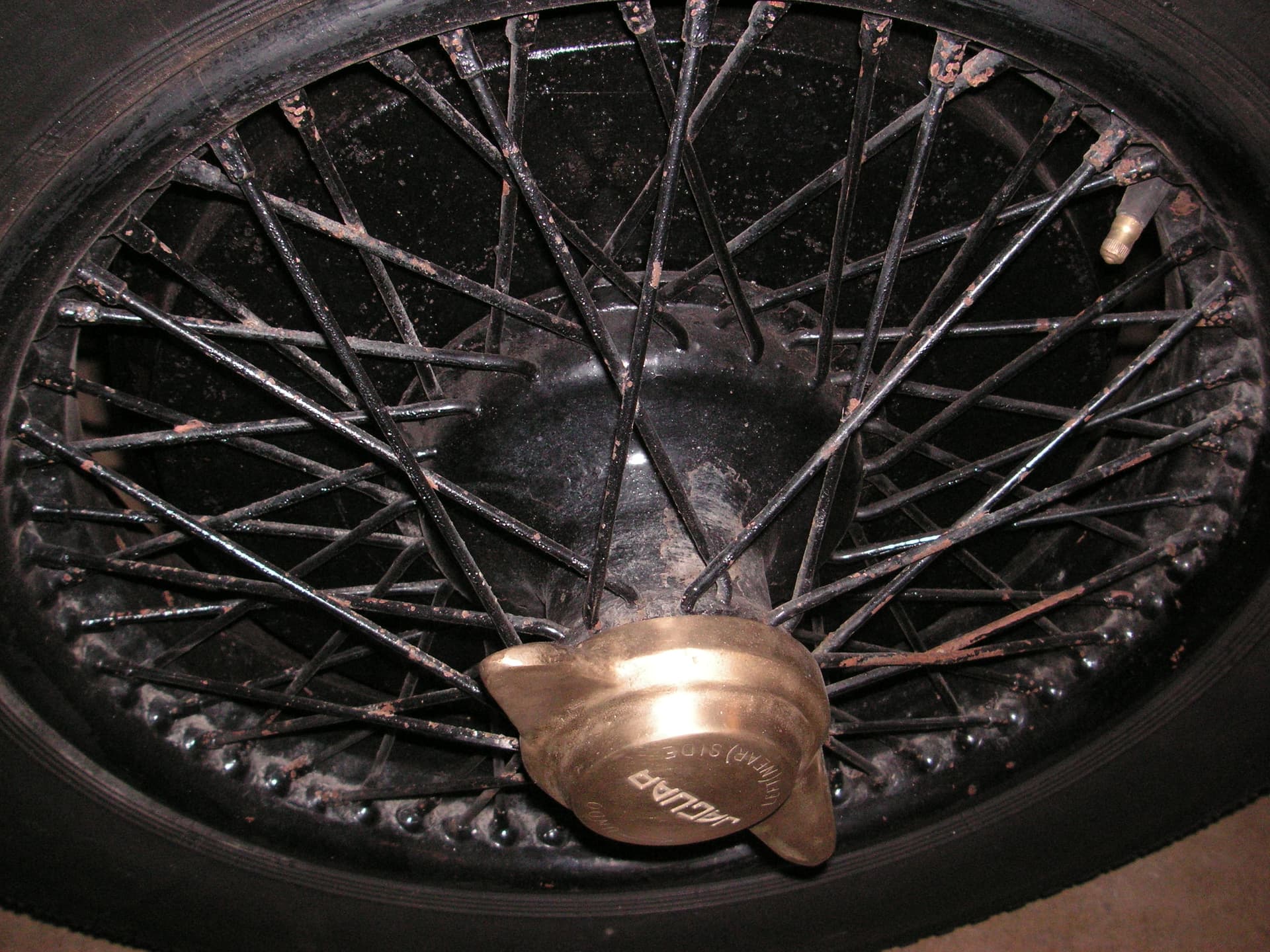 How is the grease sealed in on cars with wire wheel hubs? - XK - Jag ...