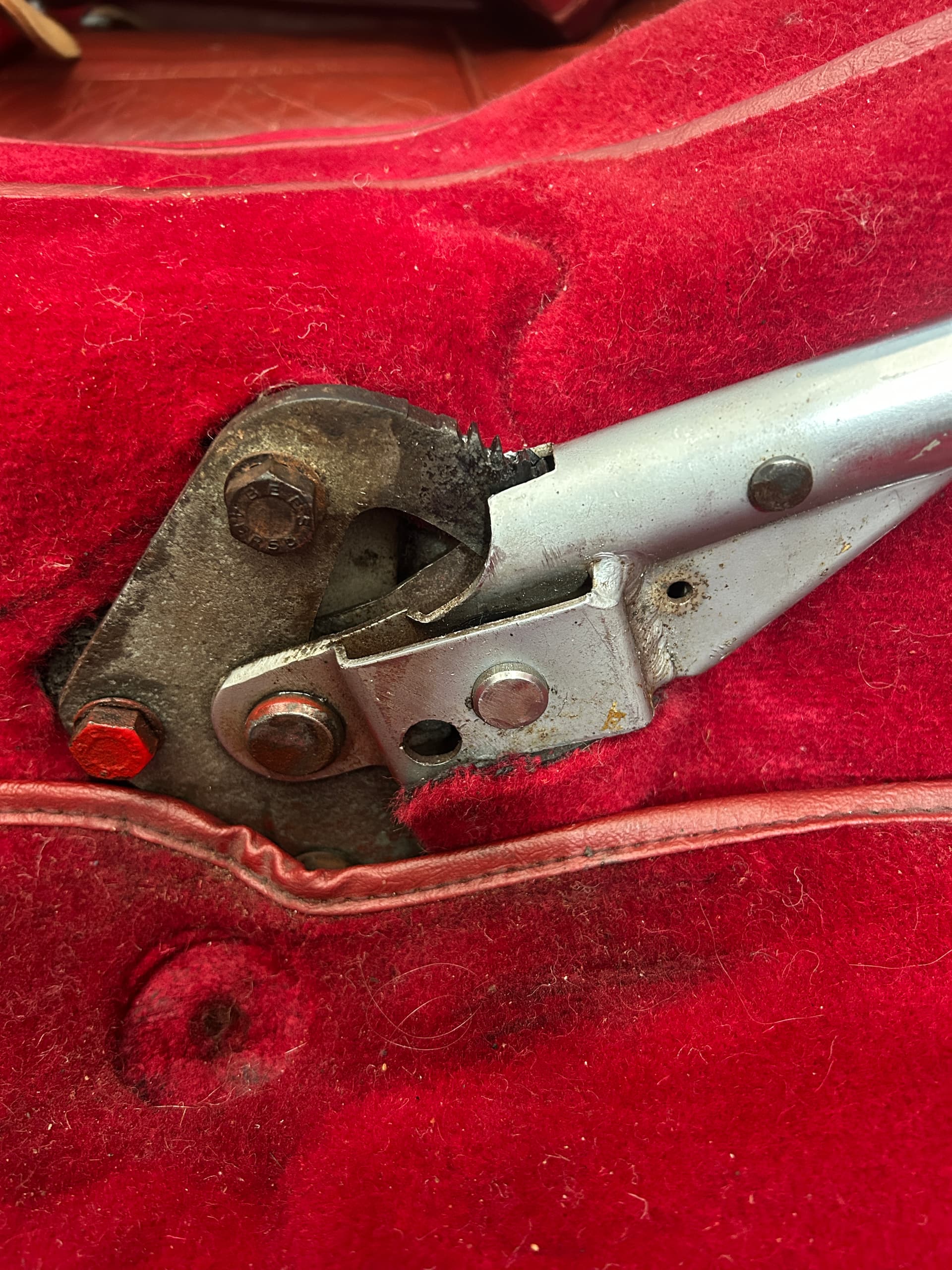 Handbrake teeth - XK - Jag-lovers Forums