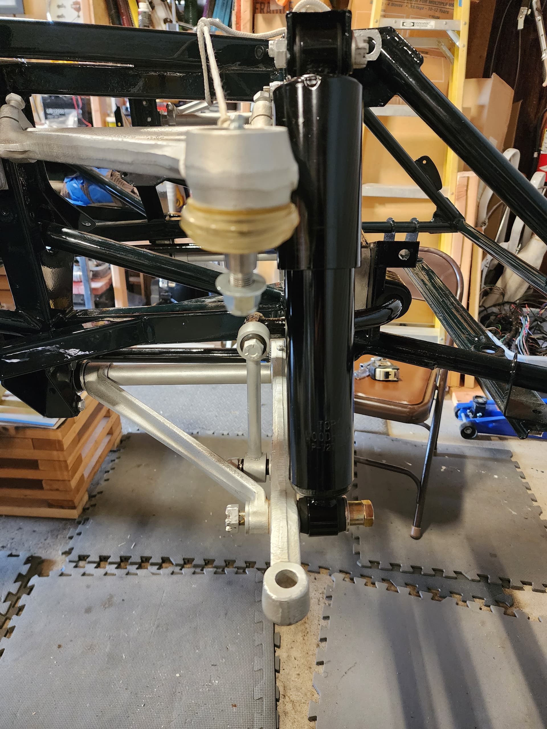 '69 E 2+2, front shock bushing/bolt at lower A arm - E-Type - Jag ...