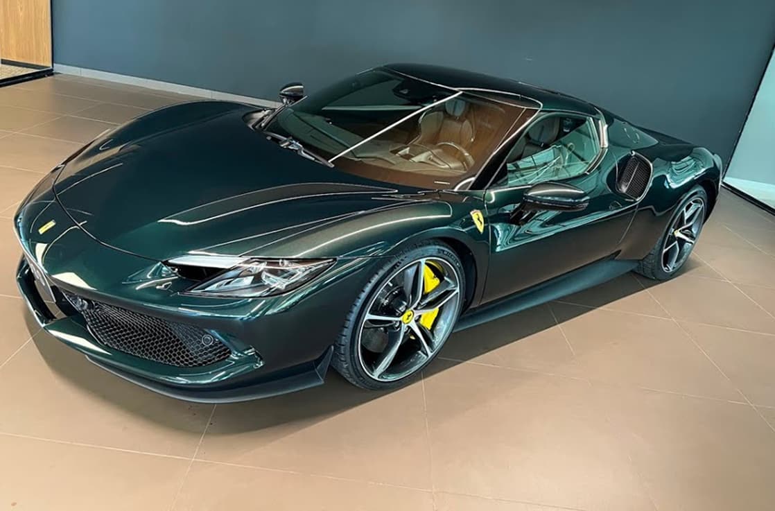 Best shade of green you've ever seen on an E-type? Pictures, please ...