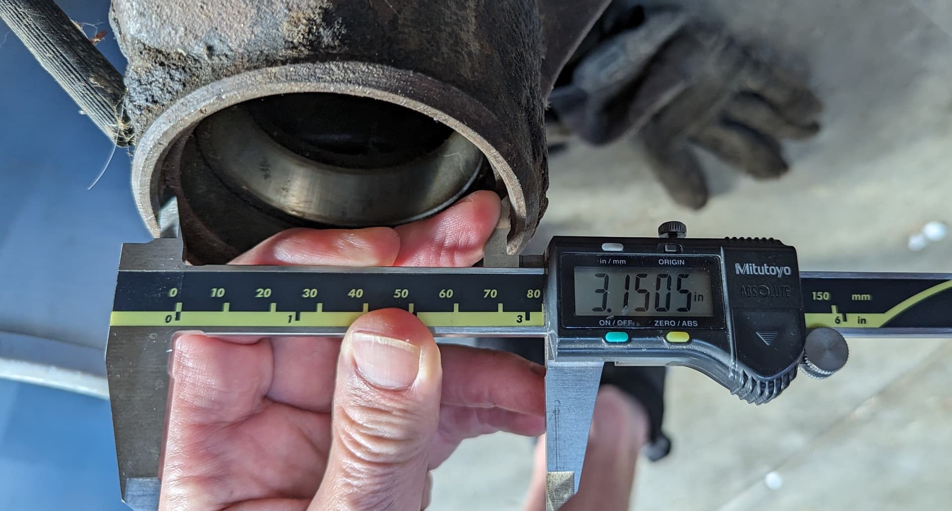 Pinion seal measurements and dash tach removal - XK - Jag-lovers Forums