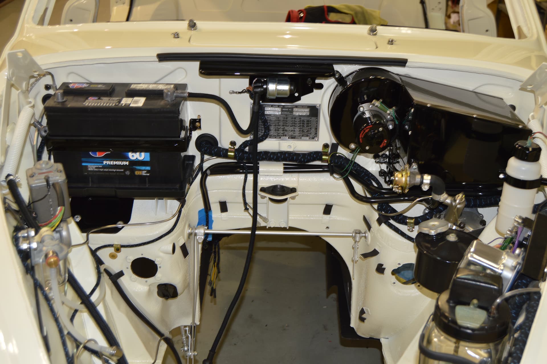 Routing Wiring Harnes / Fuel line Engine bay mk2 - Saloons - Jag-lovers ...