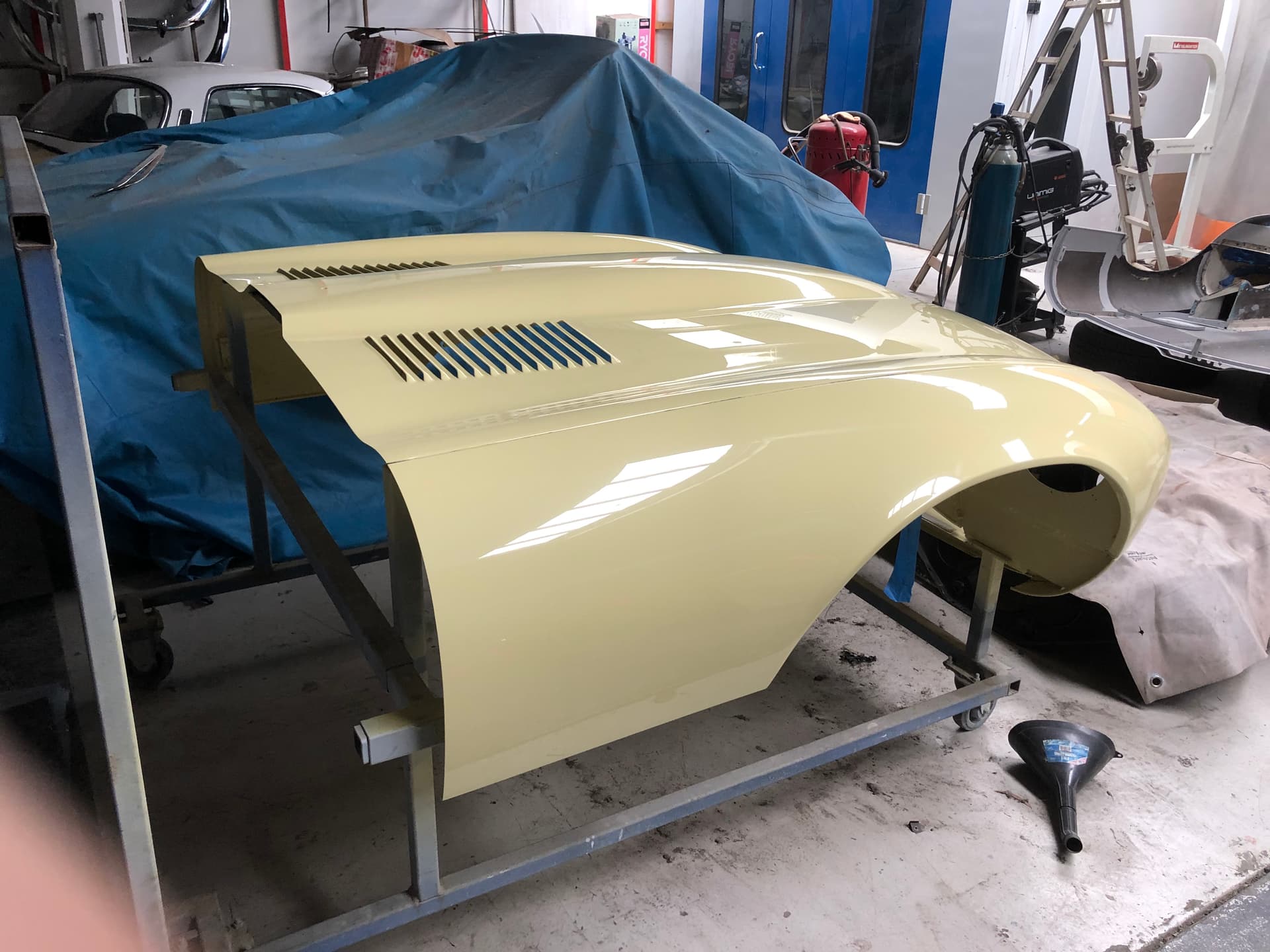 How to glue the bonnet by Chuck - E-Type - Jag-lovers Forums