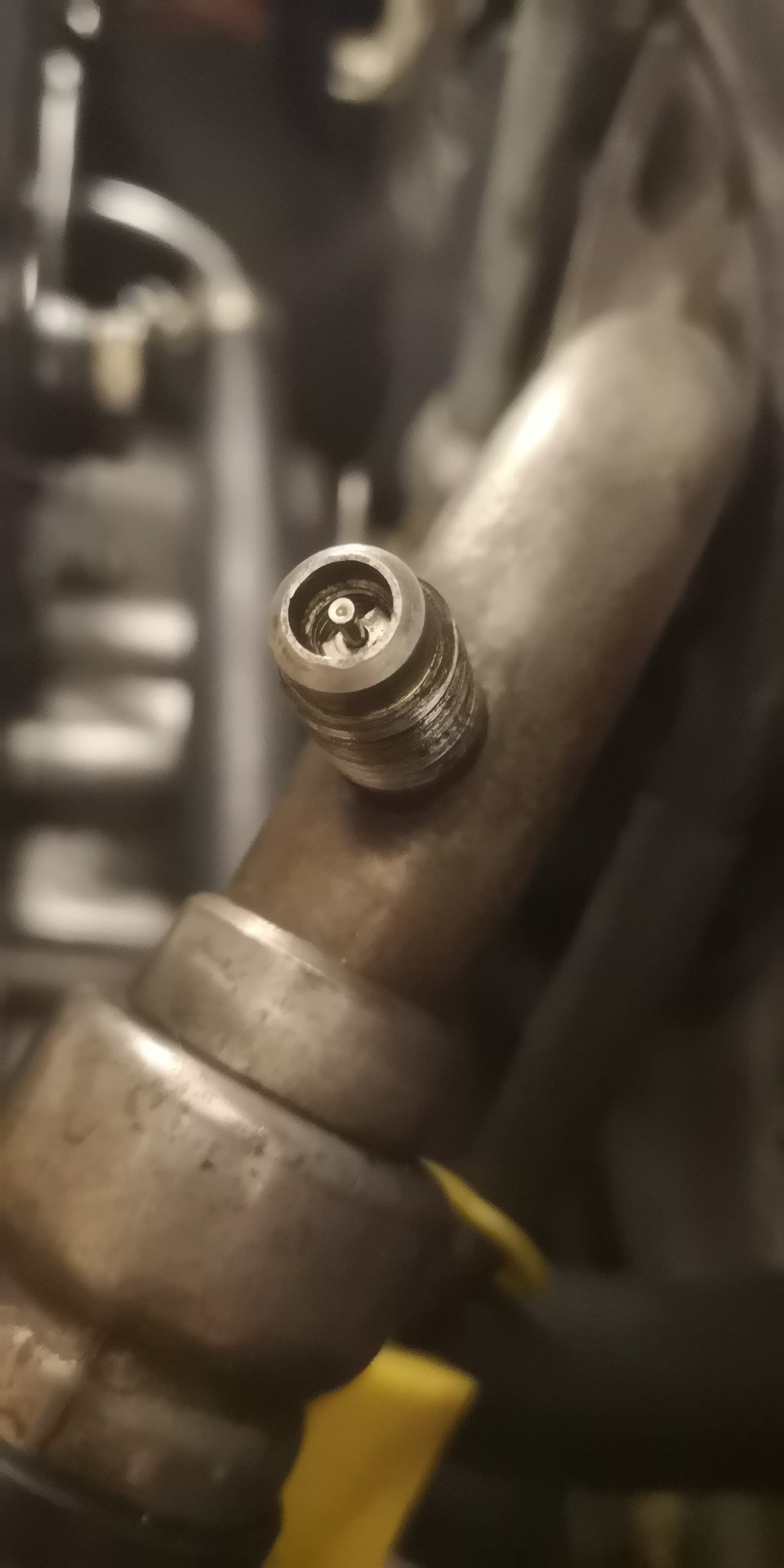 To AC experts: adapters R12 to later systems - and R152a - XJ - Jag ...