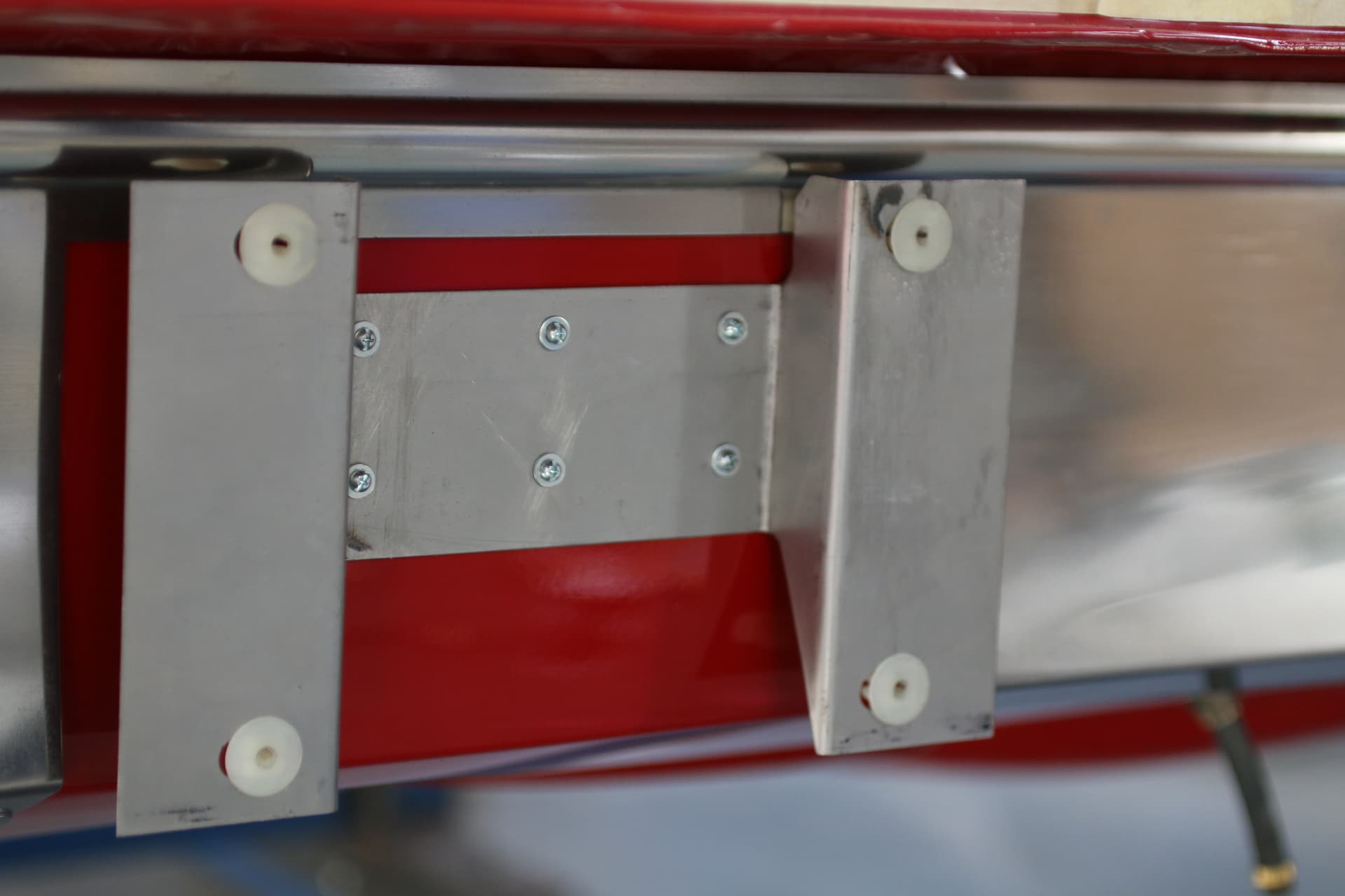 Series 2 - stainless steel Plinth between rear lights - E-Type - Jag ...