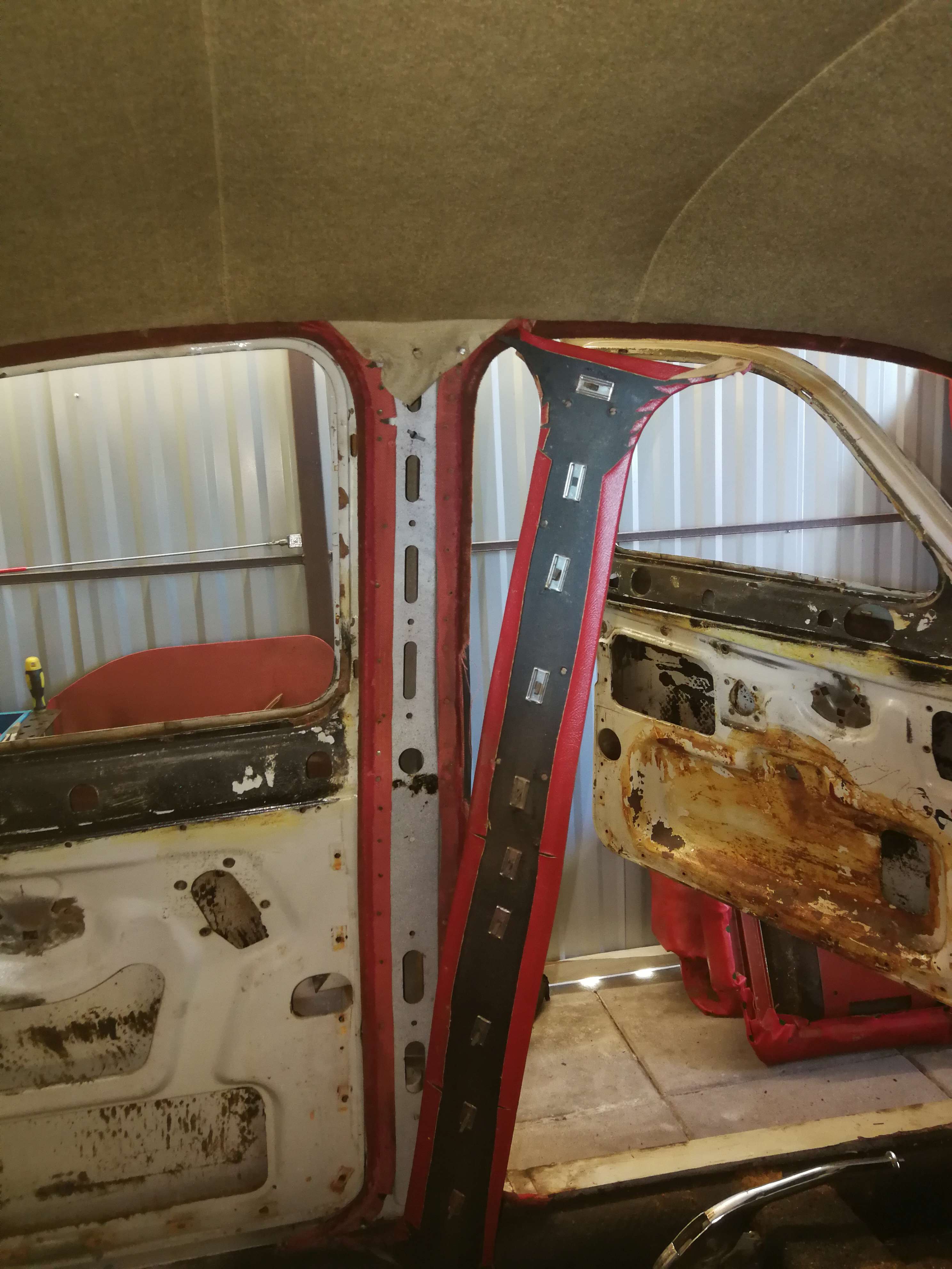 Fitting Mk1 hood lining - Saloons - Jag-lovers Forums