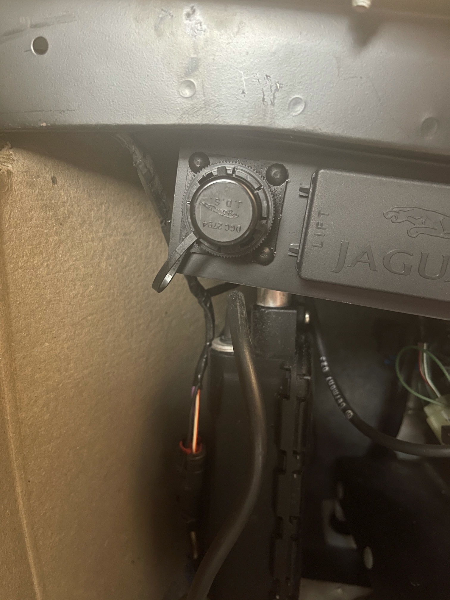 XJS 91 Facelift Diagnostic plug location - XJ-S - Jag-lovers Forums