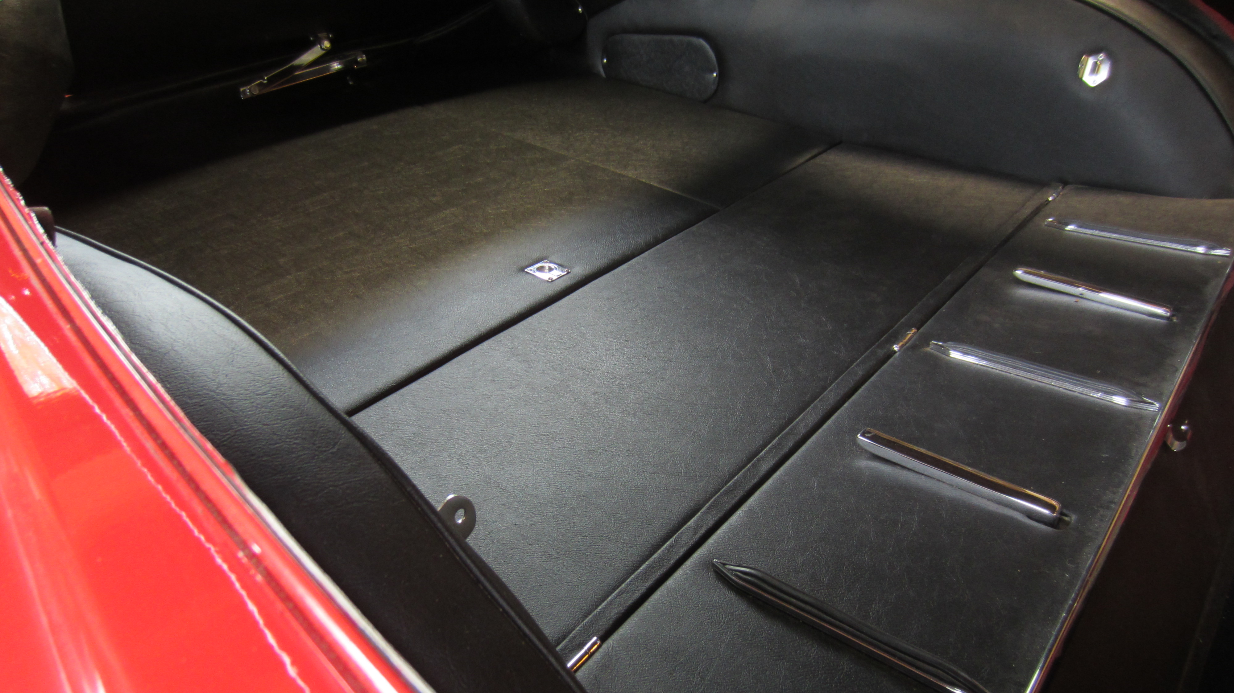 Boot hardware missing? - E-Type - Jag-lovers Forums