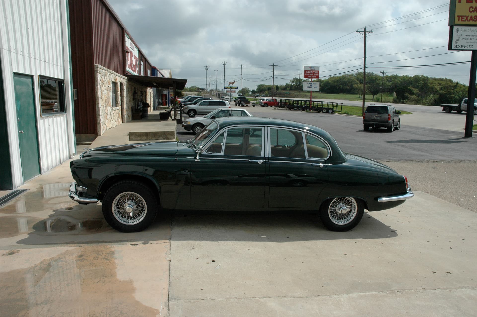 Churchill Tool JD.16....(coil spring compressor for early saloons ...