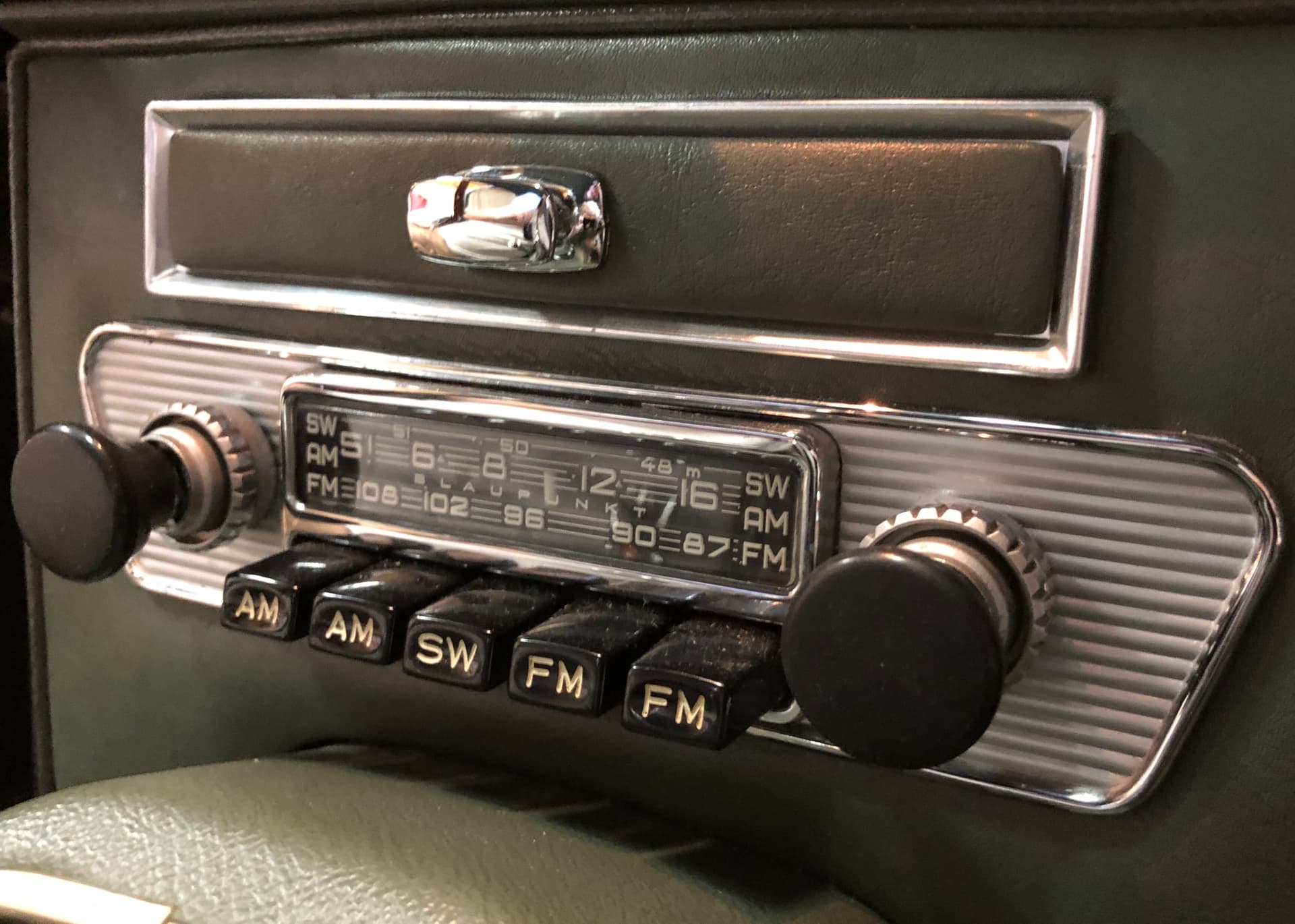 A radio for my etype - E-Type - Jag-lovers Forums