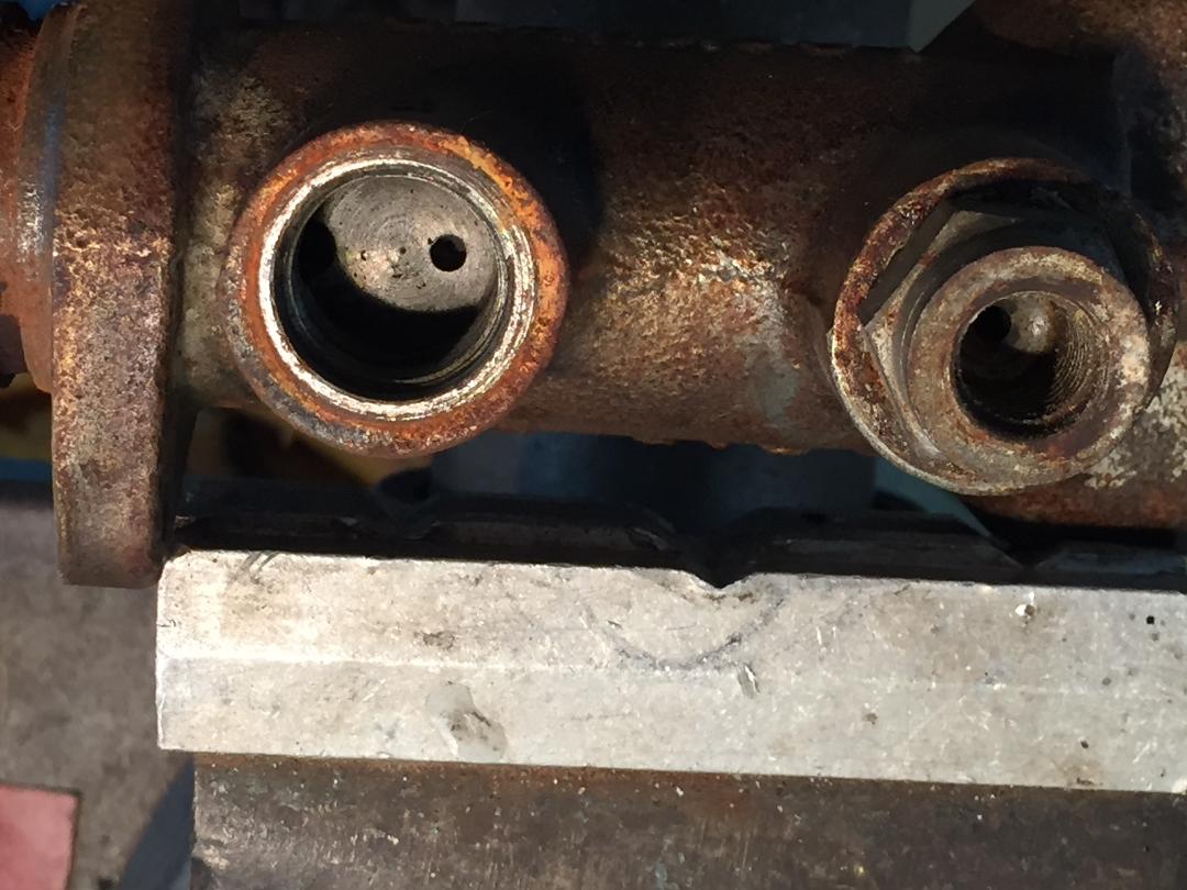Lockheed Brake Master Cylinder disassembly - E-Type - Jag-lovers Forums