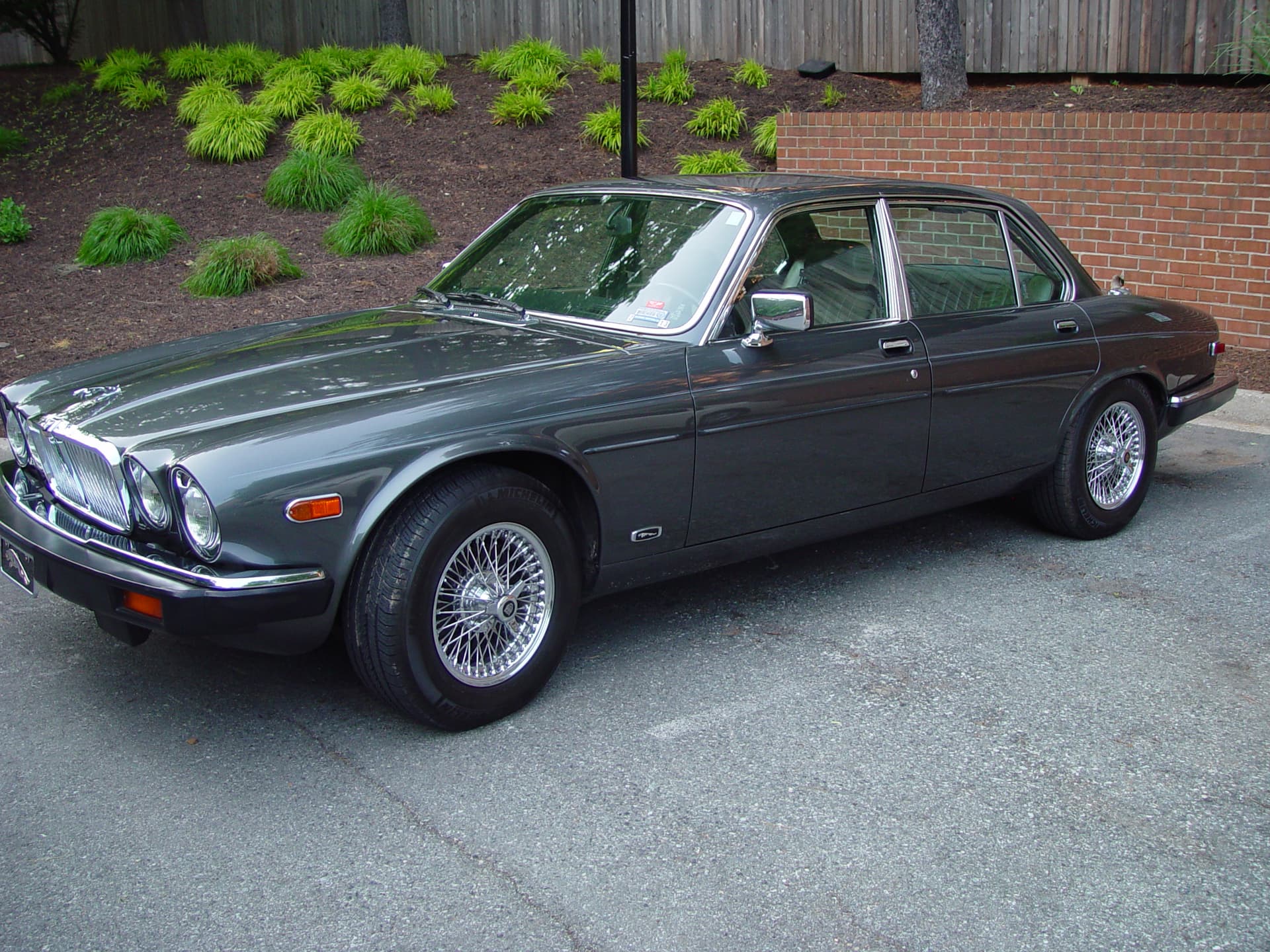 Leaper on 87 VDP? - XJ - Jag-lovers Forums