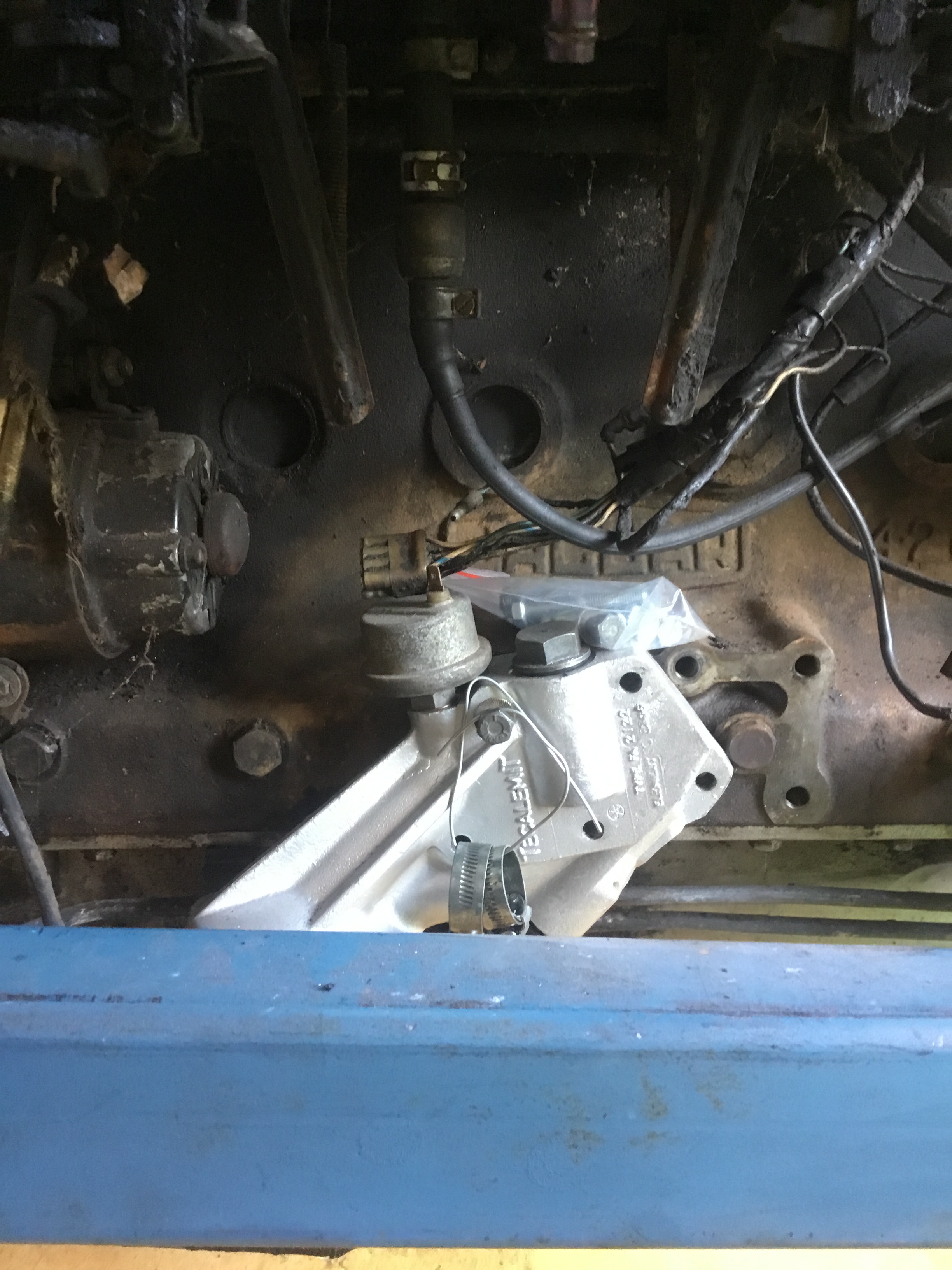 Oil return to sump connection thingy. Xj6 - XJ - Jag-lovers Forums