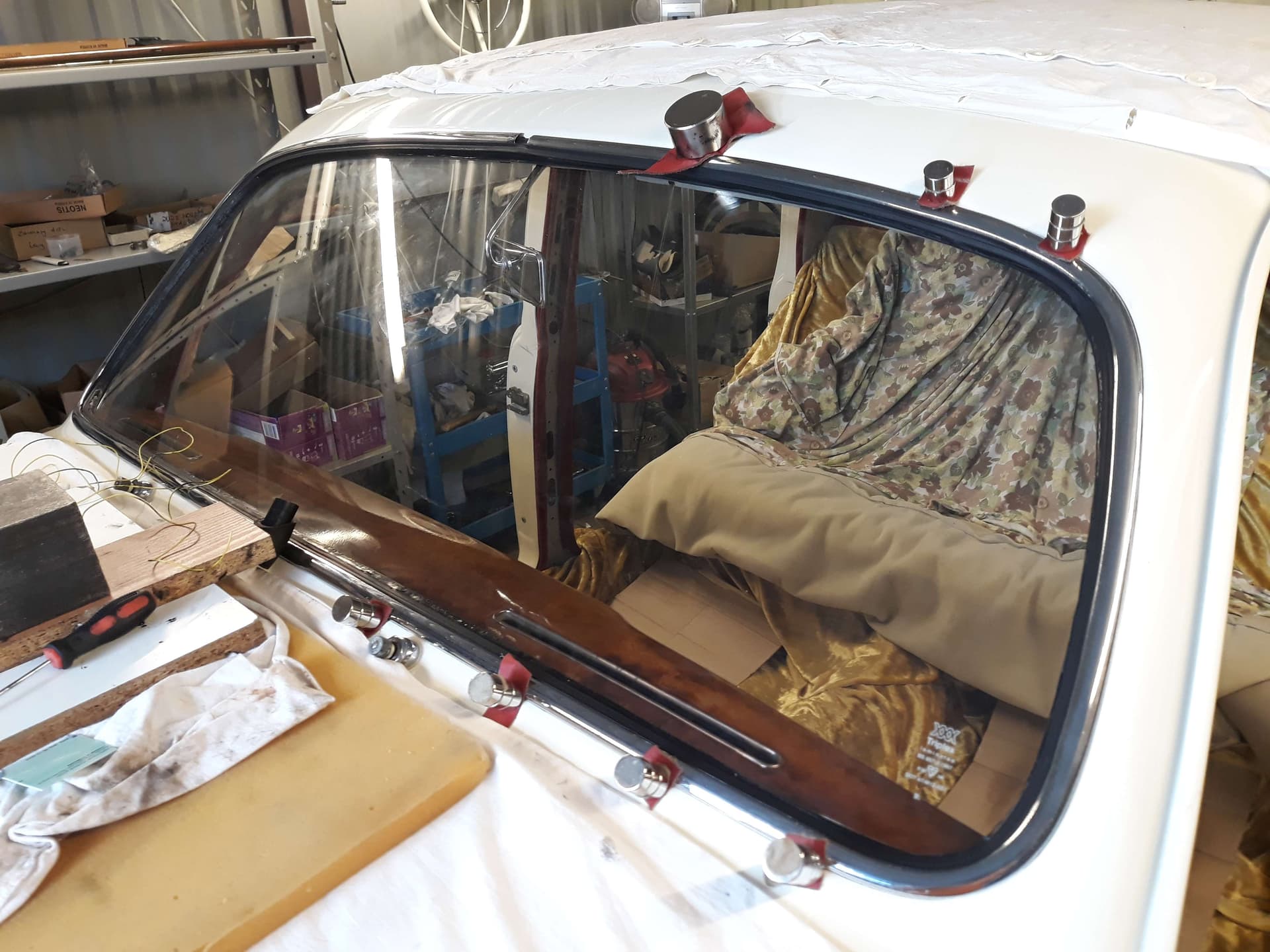 [Mk1] Front window seal - Saloons - Jag-lovers Forums