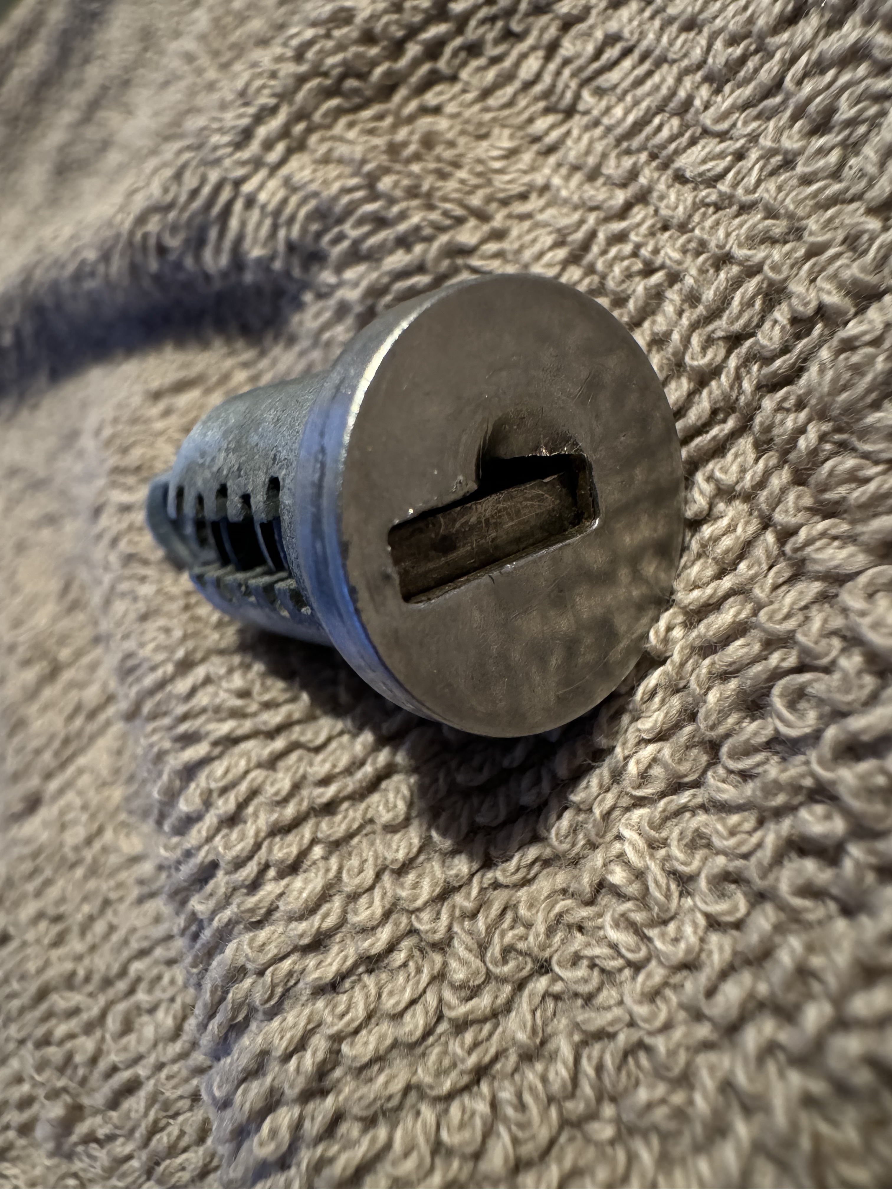 Door lock dust protection stuck - XJ - Jag-lovers Forums