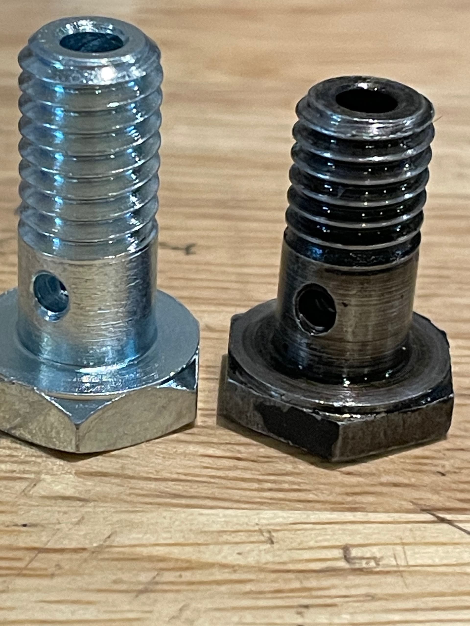 Cam Oil Feed Banjo Bolt Question - E-Type - Jag-lovers Forums