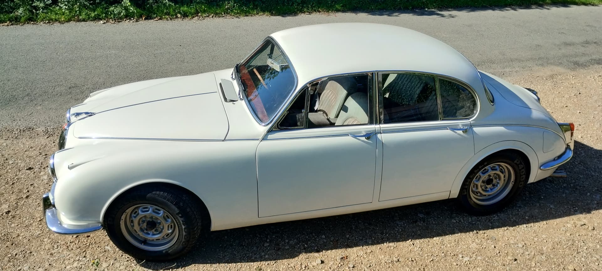 Is a gap this large normal (Mk2)? - Saloons - Jag-lovers Forums