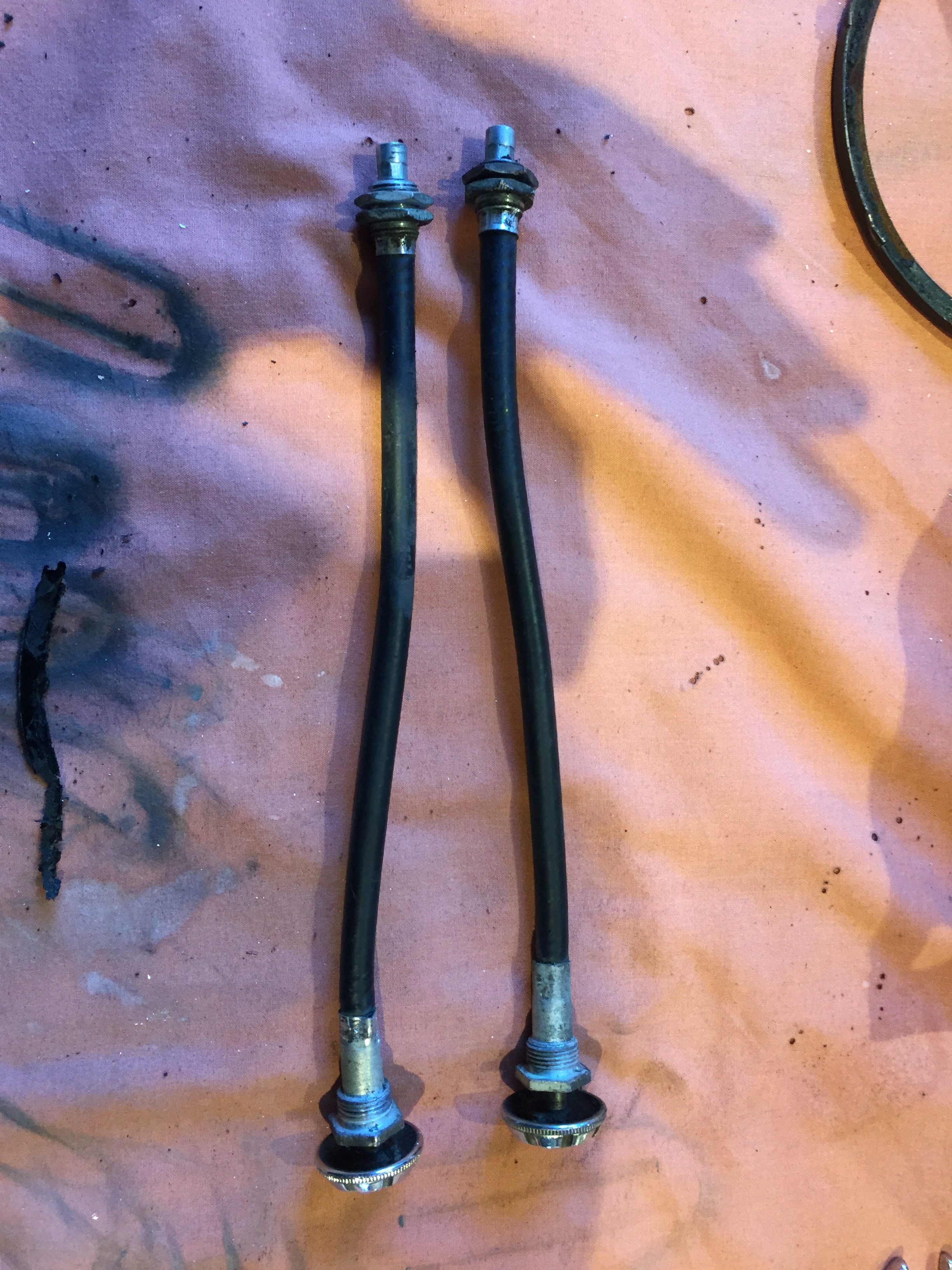 How to remove the rotary chrome vent controls from dashboards - E-Type ...