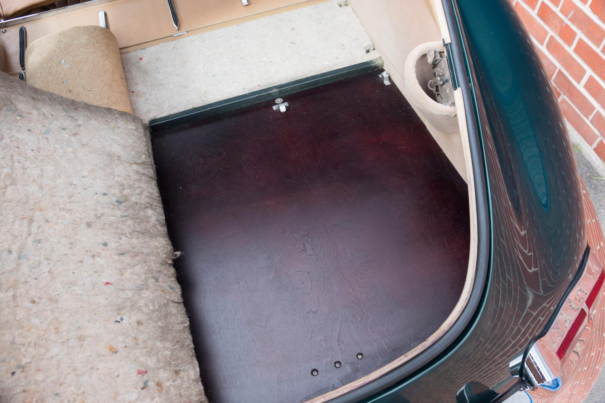 Boot Board Hardware Early 4.2 FHC - E-Type - Jag-lovers Forums