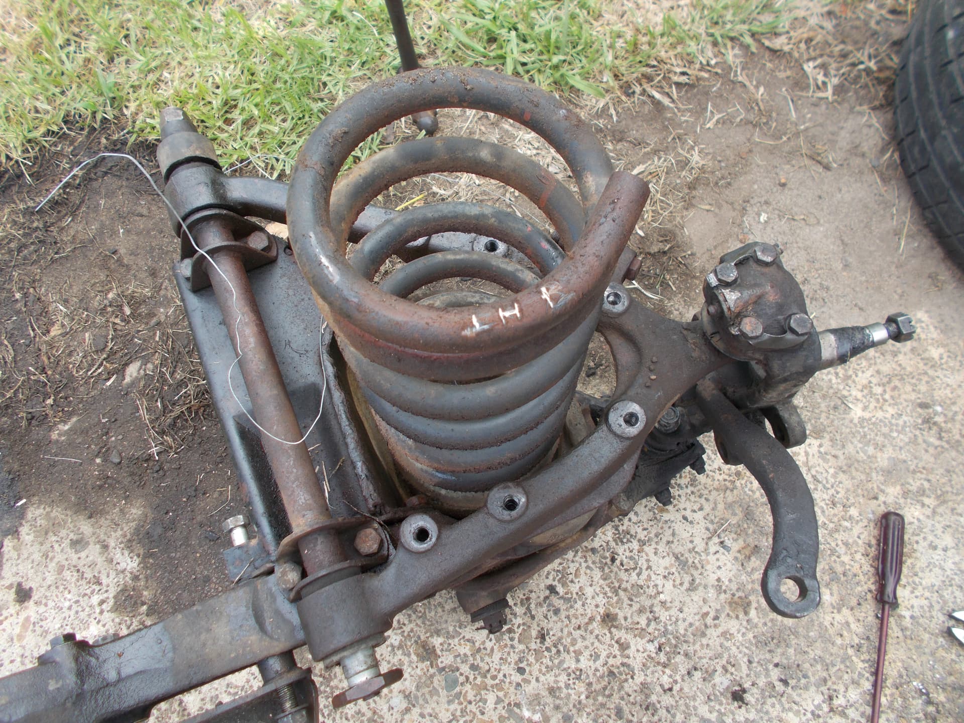 Churchill Tool JD.16....(coil spring compressor for early saloons ...