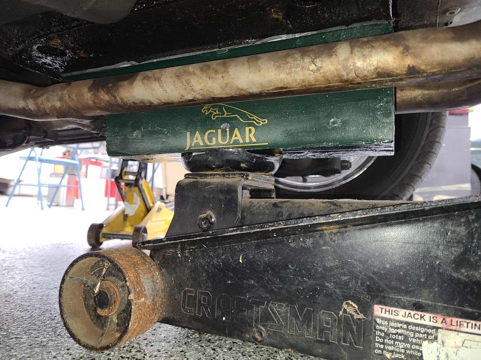 Jacking rear end - E-Type - Jag-lovers Forums