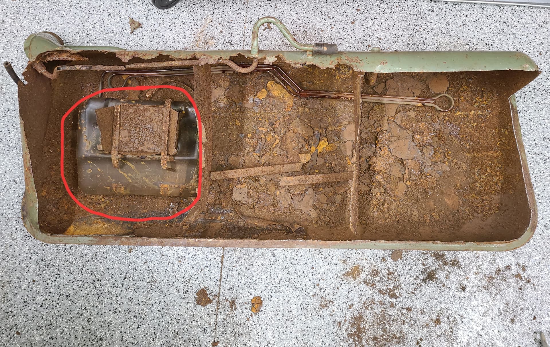 Inside a rusty 1990 XJ-S convertible fuel tank - XJ-S - Jag-lovers Forums